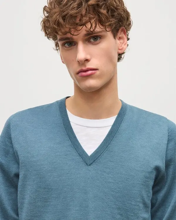 Johnstons Of Elgin Fin Cashmere Jumper - Blue