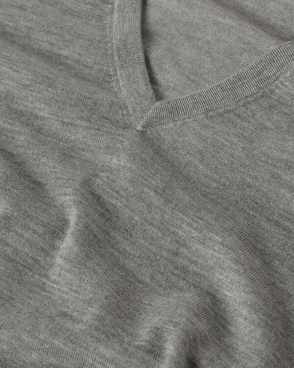 Johnstons Of Elgin Elise Long Superfine Cashmere Jumper - Grey