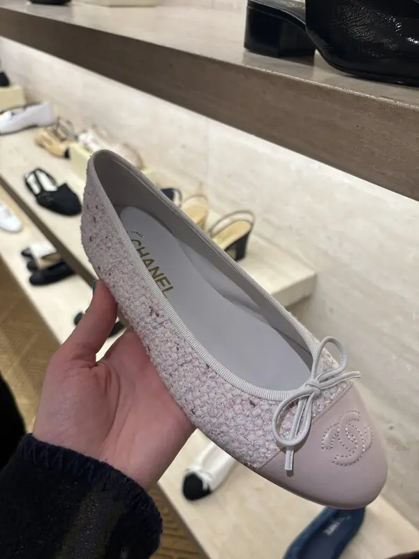 Chanel Tweed Flat - Pink