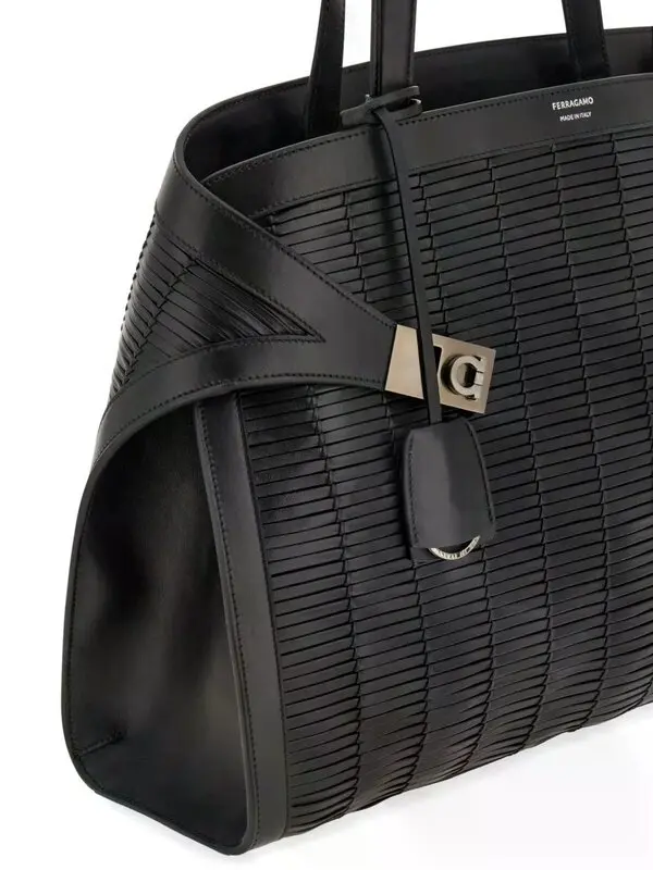 FERRAGAMO Hug Shoulder Bag