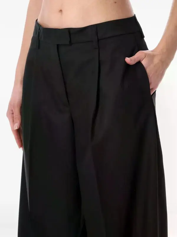 THELATEST Deva Pleated Trousers - Black