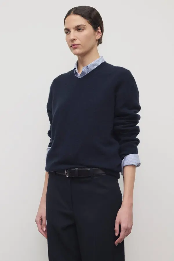 THE ROW Numi V-neck Cashmere Sweater