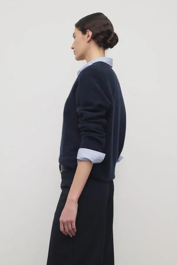 THE ROW Numi V-neck Cashmere Sweater