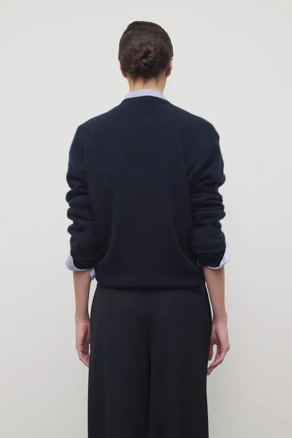 THE ROW Numi V-neck Cashmere Sweater