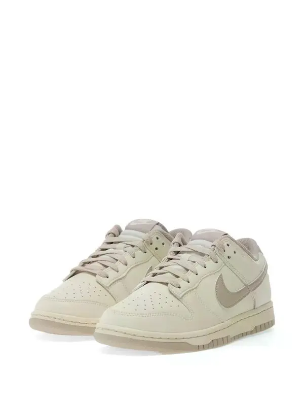 Nike Dunk Low Retro Sneakers - Neutrals