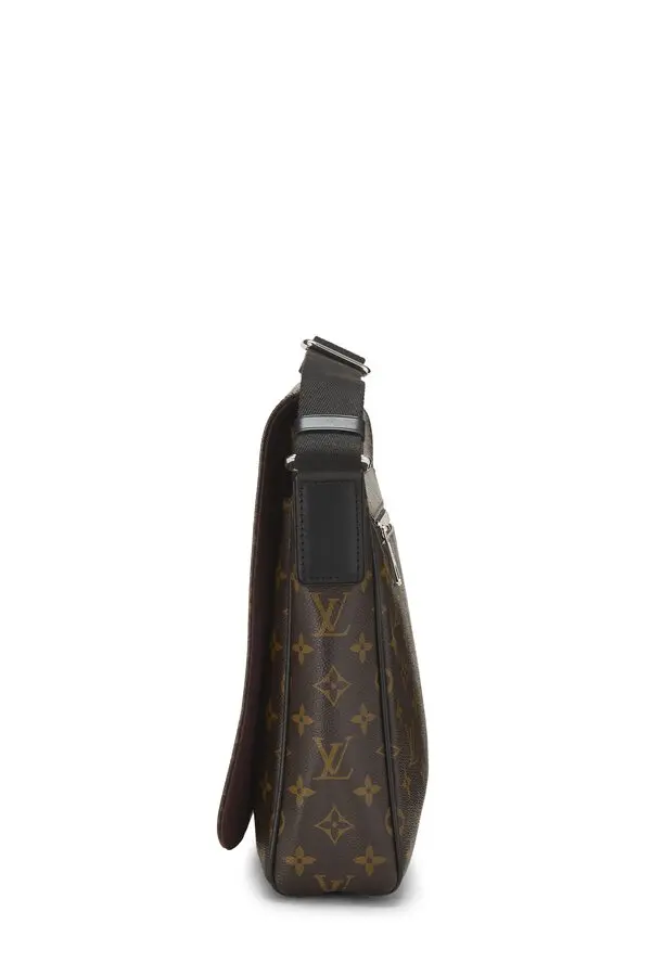 LOUIS VUITTON Monogram Macassar District