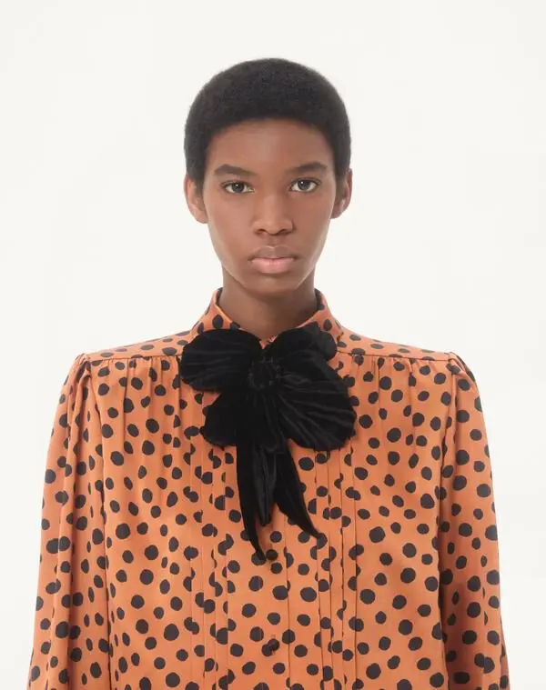 Valentino Garavani Crepe Satin Shirt With Plus De Pois Dalmata Print And Bow Detail - Brown/black