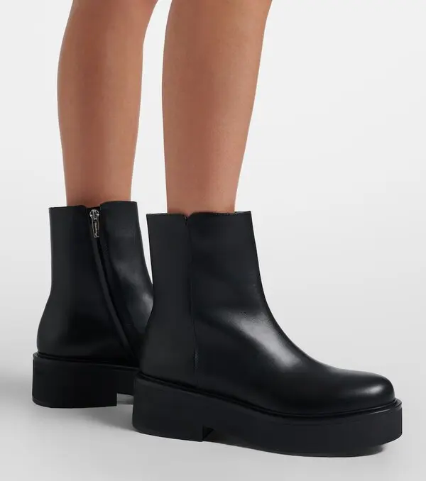 GIANVITO ROSSI Hiro Leather Platform Ankle Boots - Black