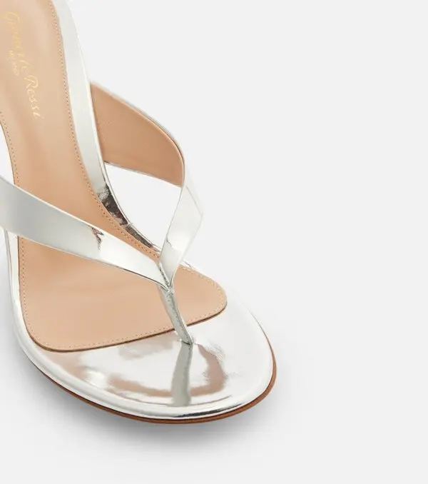 GIANVITO ROSSI Sofia Mirrored Leather Thong Sandals - Silver