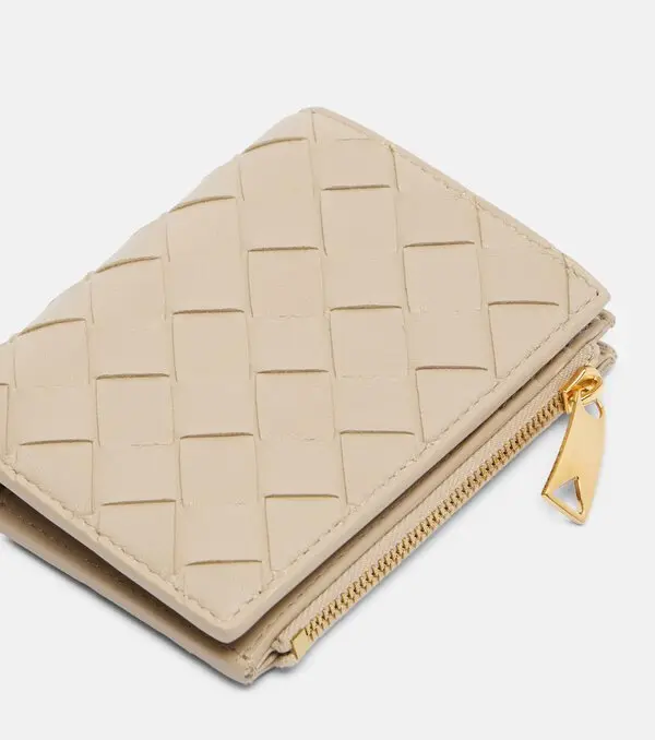 Bottega Veneta Intrecciato Small Leather Wallet - Beige