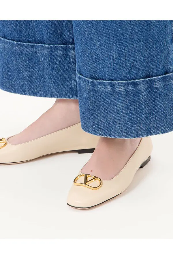 Valentino Garavani Vlogo Nappa Ballerinas - Natural