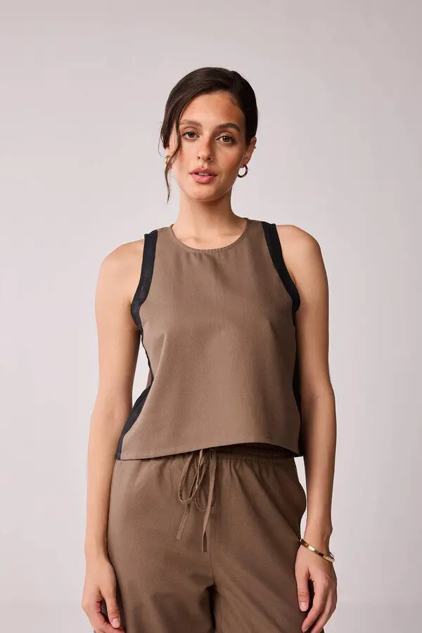 REISTOR Sleeveless Colorblock Top In And Black - Brown