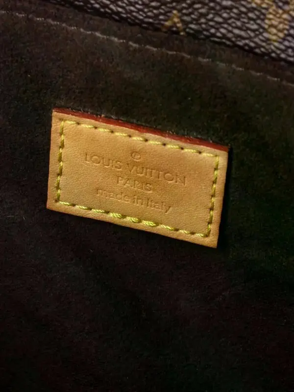 LOUIS VUITTON Pochette Metis Monogram Canvas - Brown
