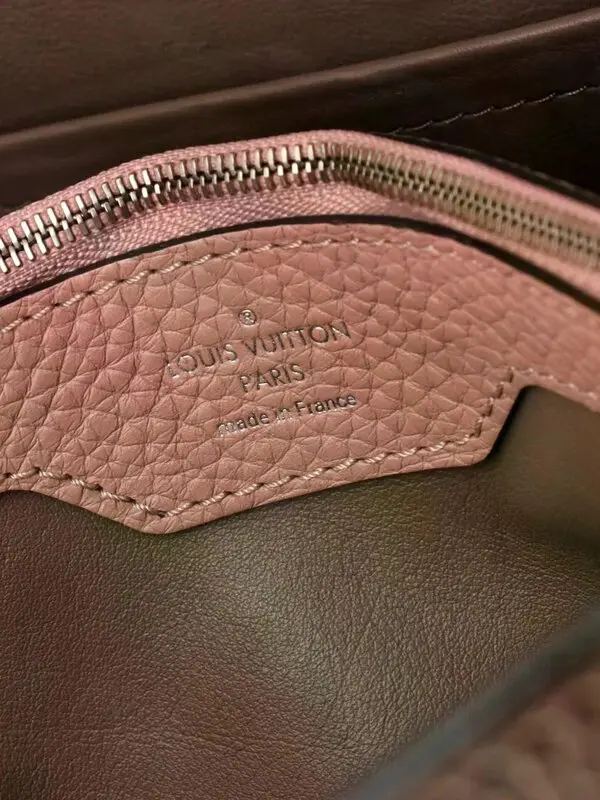 LOUIS VUITTON Capucines Mm Satchel - Pink