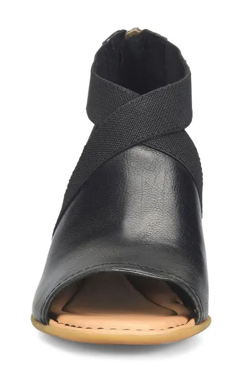 BØRN Searing Stacked Heel Sandal - Black Leather