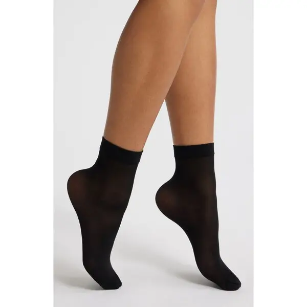 Hue Sheer Ankle Socks - Black