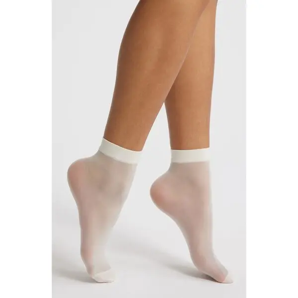 Hue Sheer Ankle Socks - Ivory