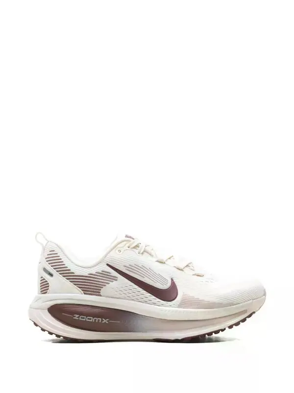 Nike Vomero 18 Sneakers