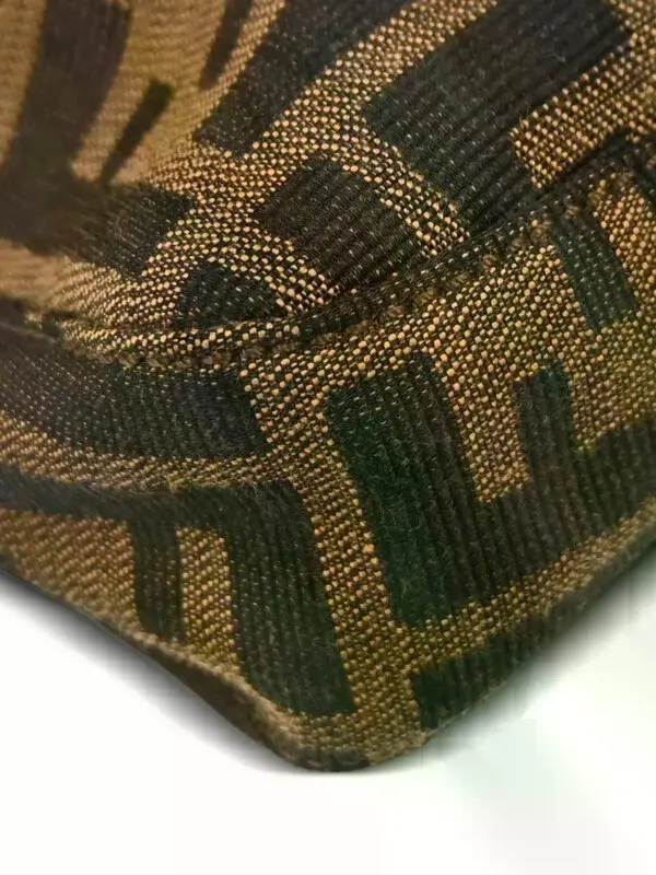 Fendi 2000 Zucca Baguette - Neutrals