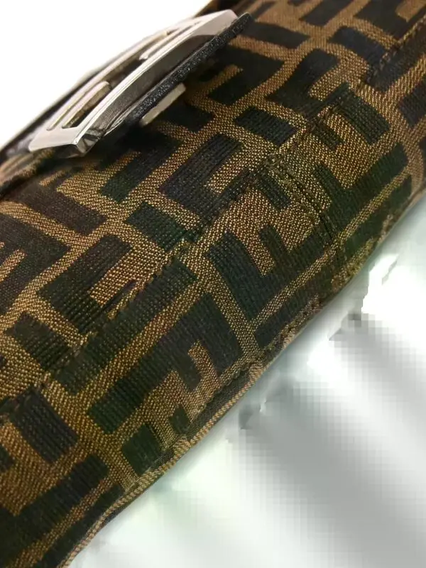 Fendi 2000 Zucca Baguette - Neutrals