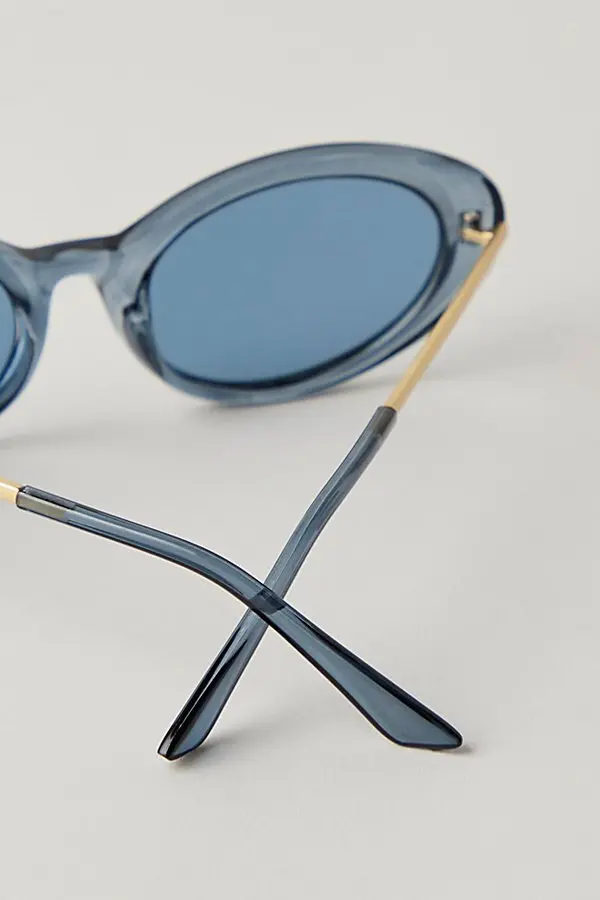 Free People Mae Oval Sunglasses - Ocean Crush