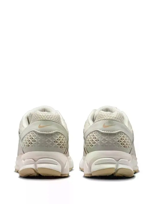 Nike Zoom Vomero 5 Sneakers - Neutrals