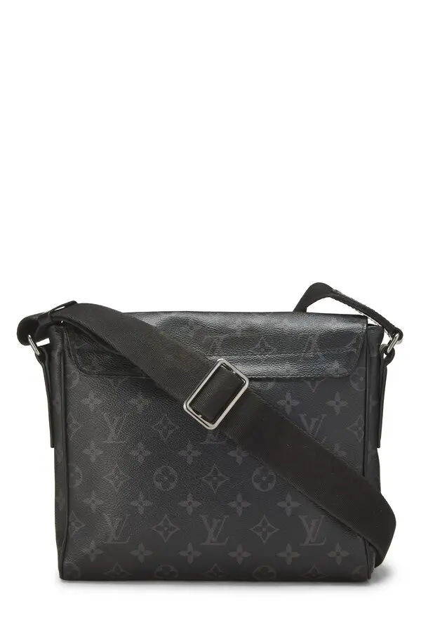 LOUIS VUITTON Monogram Eclipse District