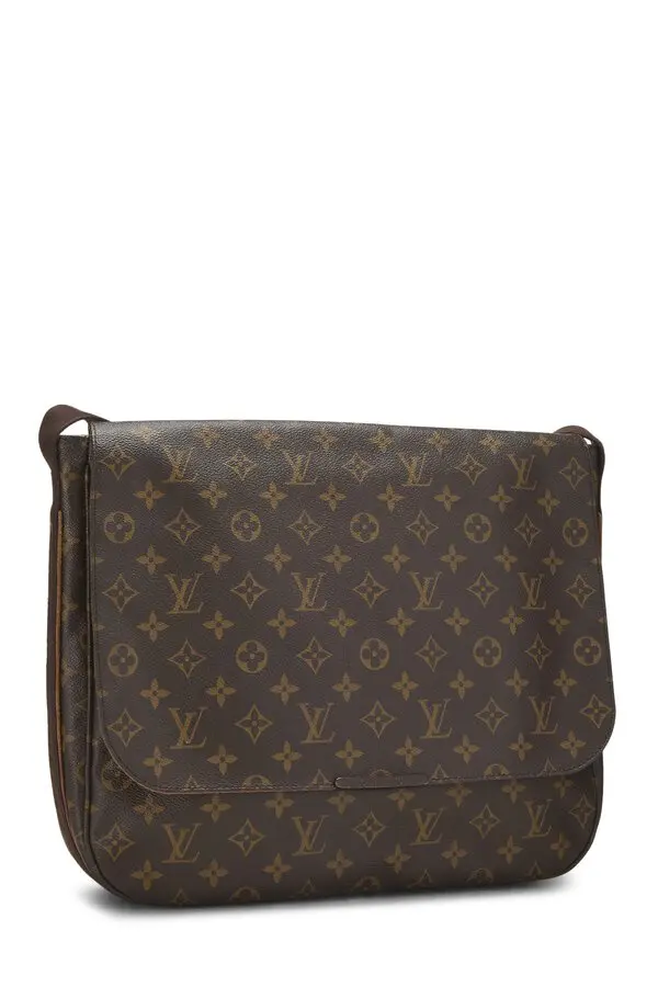 LOUIS VUITTON Monogram Beaubourg Messenger