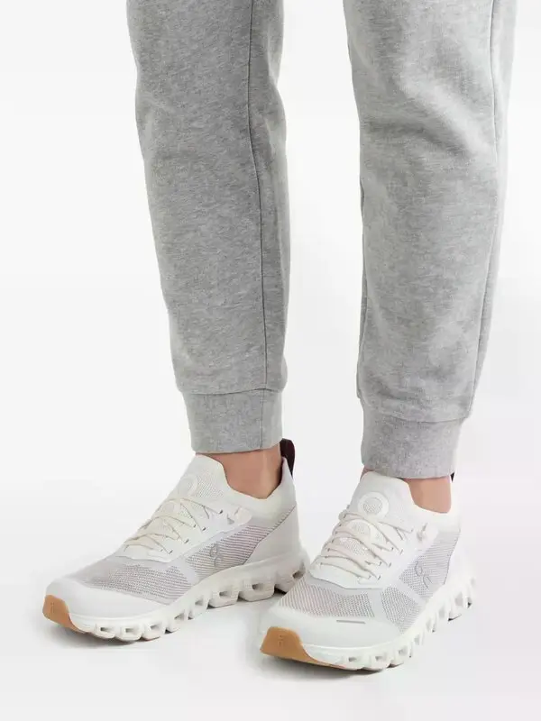 On Versa Sneakers - Neutrals
