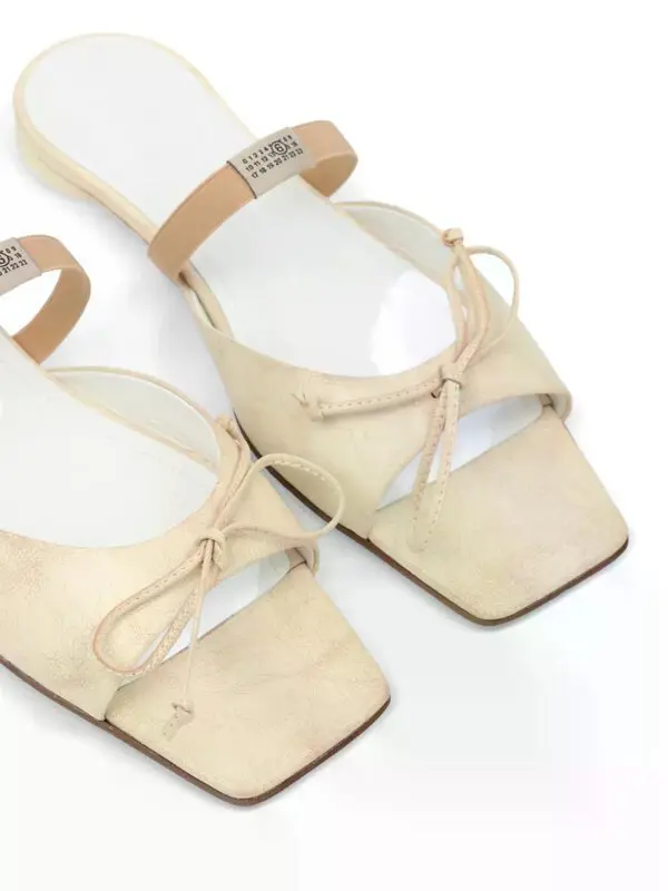 MAISON MARGIELA Bow Squared Leather Sandals - Neutrals