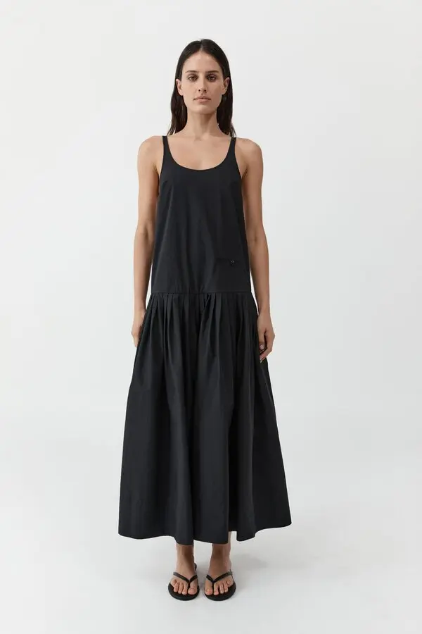 ST. AGNI Relaxed Pleat Maxi Dress - Black