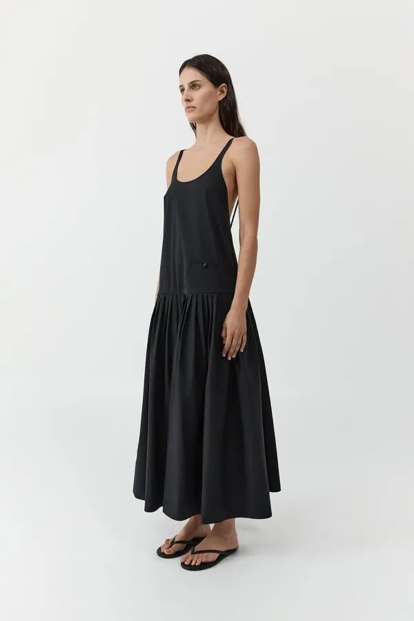 ST. AGNI Relaxed Pleat Maxi Dress - Black