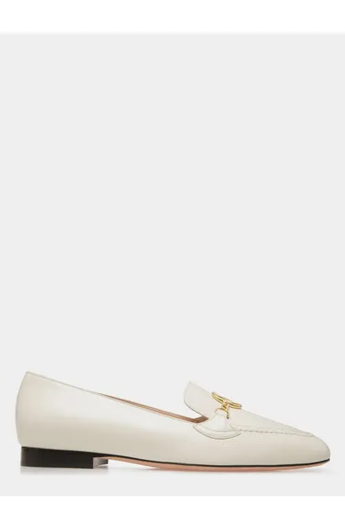 Bally Daily Emblem Loafers In Leather - White