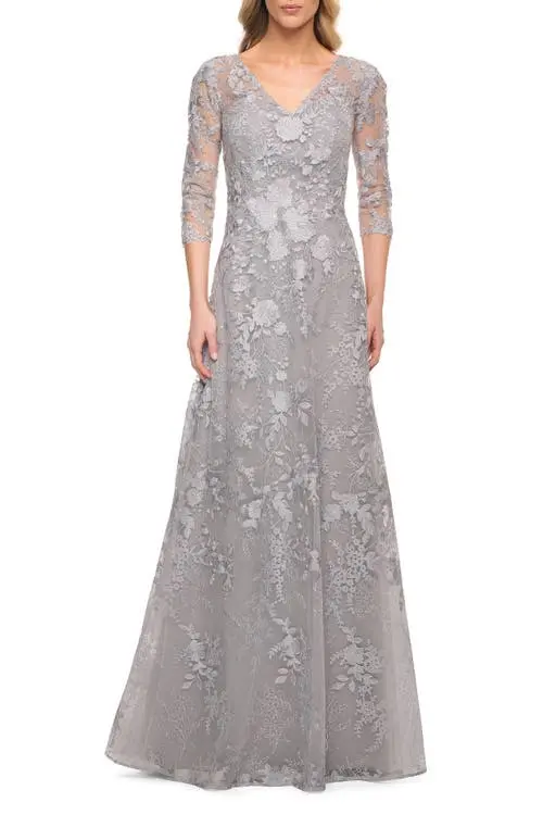 LABOMME Long Lace Evening Dress With V Neckline And Sleeves - Silver