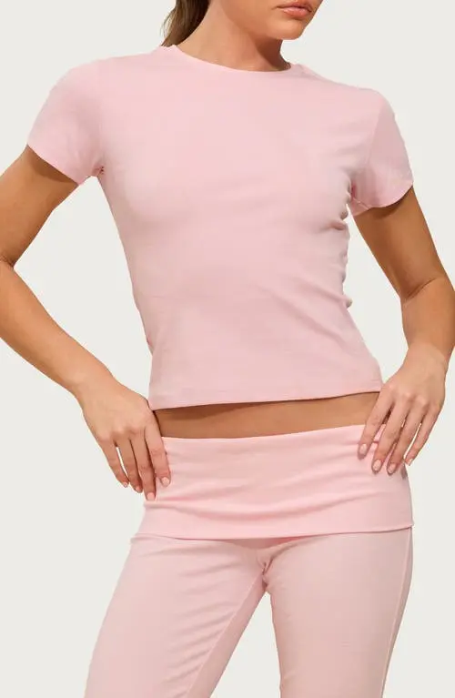 EDIKTED Emelia Fitted Stretch Cotton T-shirt - Pink