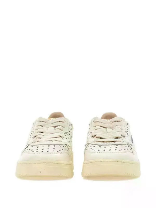 AUTRY Medalist Low Perforated Sneakers