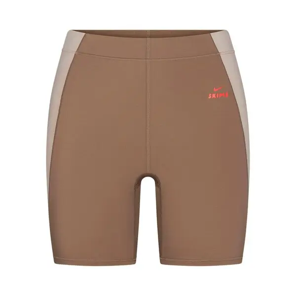 NIKESKIMS Shine High-waisted 5" Biker Shorts 'truffle/stone - Tan