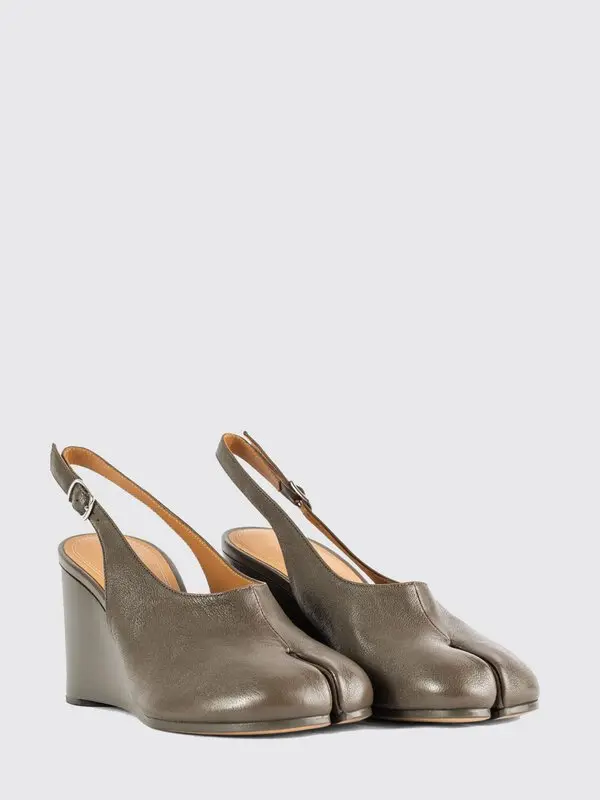 MAISON MARGIELA Tabi Leather Wedge Slingback - Brown