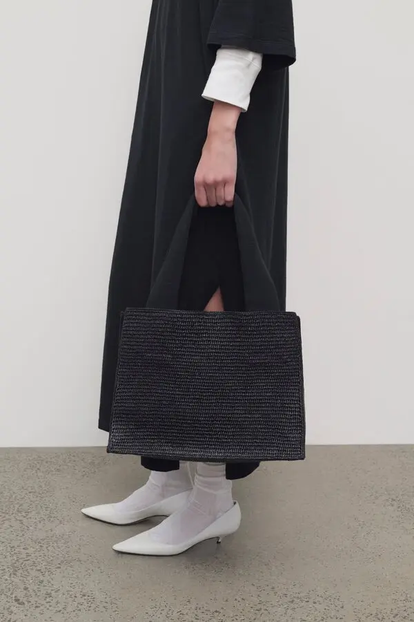 THE ROW Loretta Raffia Tote Bag - Black
