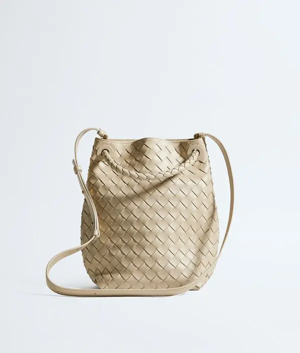 Bottega Veneta Small Intrecciato Leather Bucket Bag - Ecru