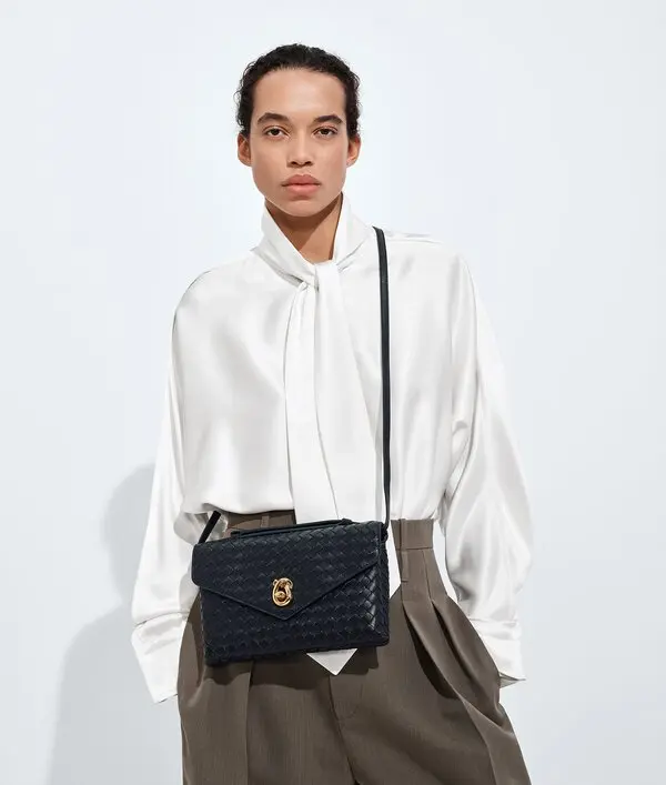 Bottega Veneta Intrecciato Leather Knot Lock Cross-body Bag - Midnight