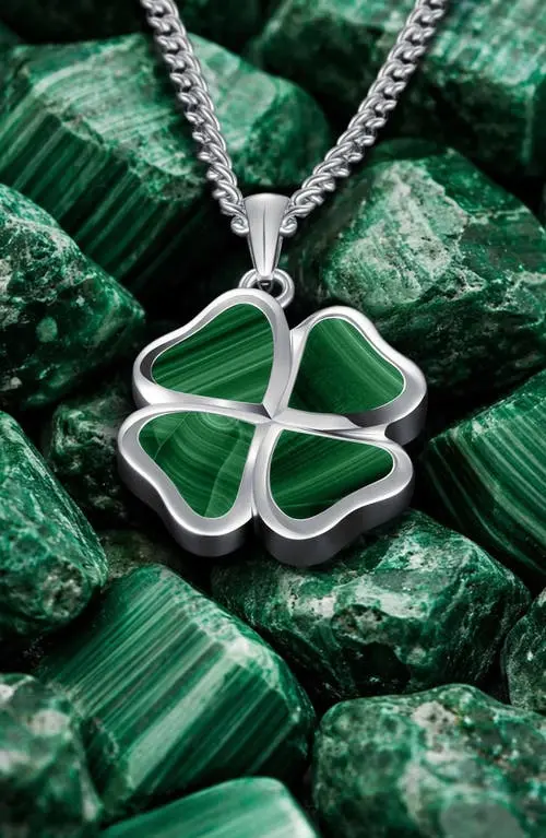 VINCERO Malachite Clover Sterling Pendant Necklace
