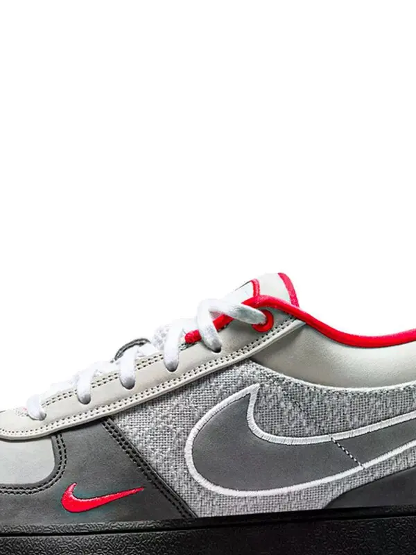 Nike Logo Sneakers - Grey