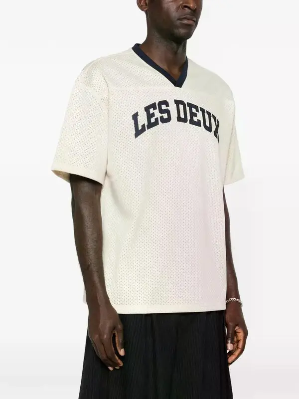 LES DEUX Bronson V-neck T-shirt