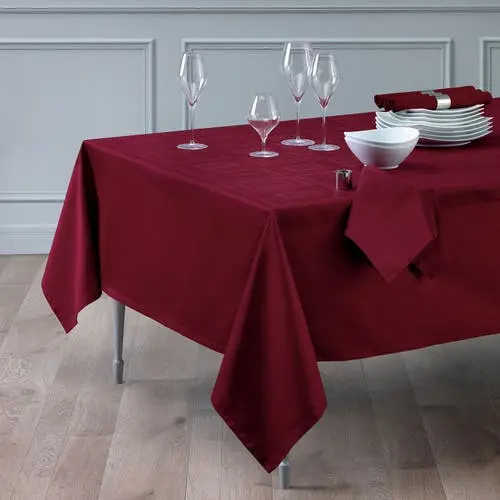 TOGAS Rhapsody Table Linen And Napkins Set - Red