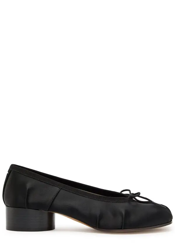 MAISON MARGIELA Tabi 30 Satin Pumps - Black