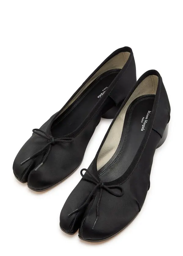 MAISON MARGIELA Tabi 30 Satin Pumps - Black