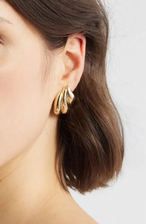 Nordstrom Fluted Stud Earrings - Gold