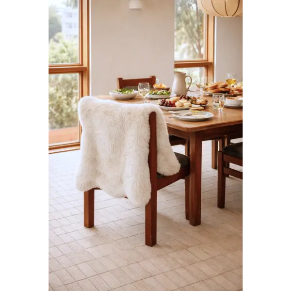 SEA TO ME BLANKETS Saratoga Sheepskin Faux Fur Throw - Ivory