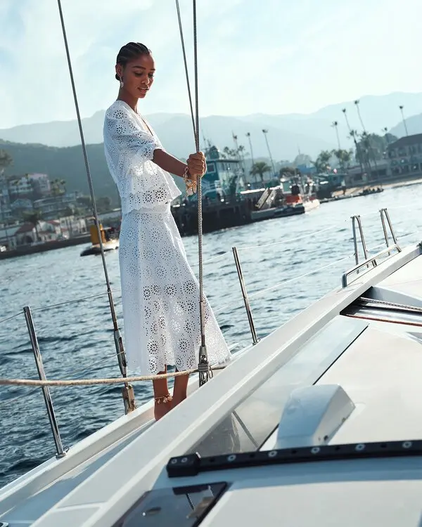 FRAME The Solstice Plunging Neck Top